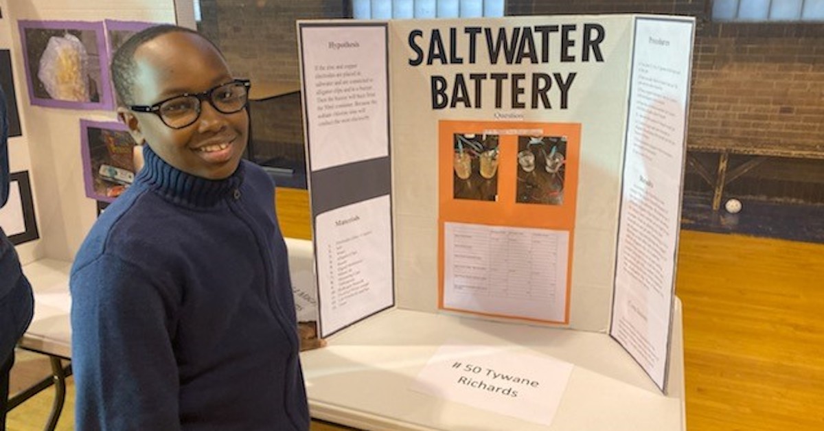 Photos from the 2019 Science Fair - Alain Locke | #1 Among Chicago ...