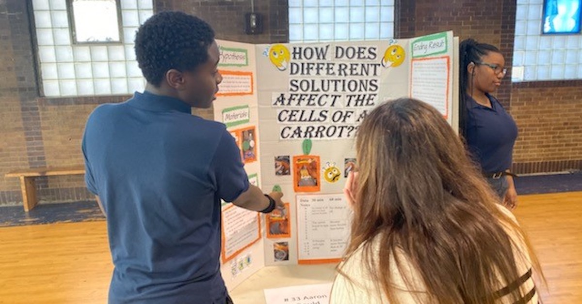 Photos from the 2019 Science Fair - Alain Locke | #1 Among Chicago ...